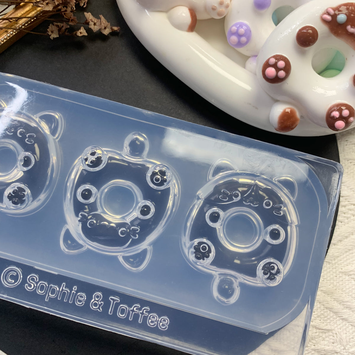 Puni Puni Exclusive Donut Box | Charm Silicone Mold | Mini Icons Mold ...